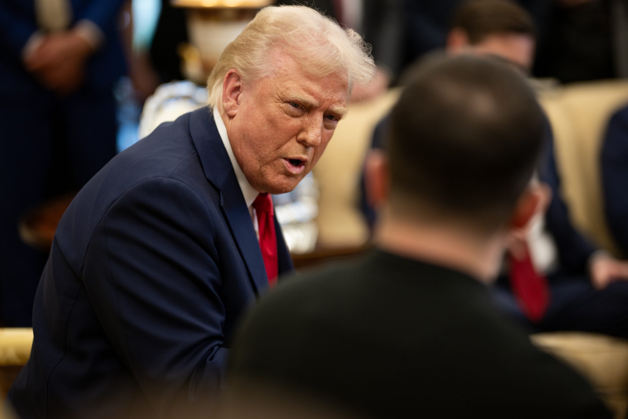 Trump prohibits Congress from visiting ICE offices and detention centers