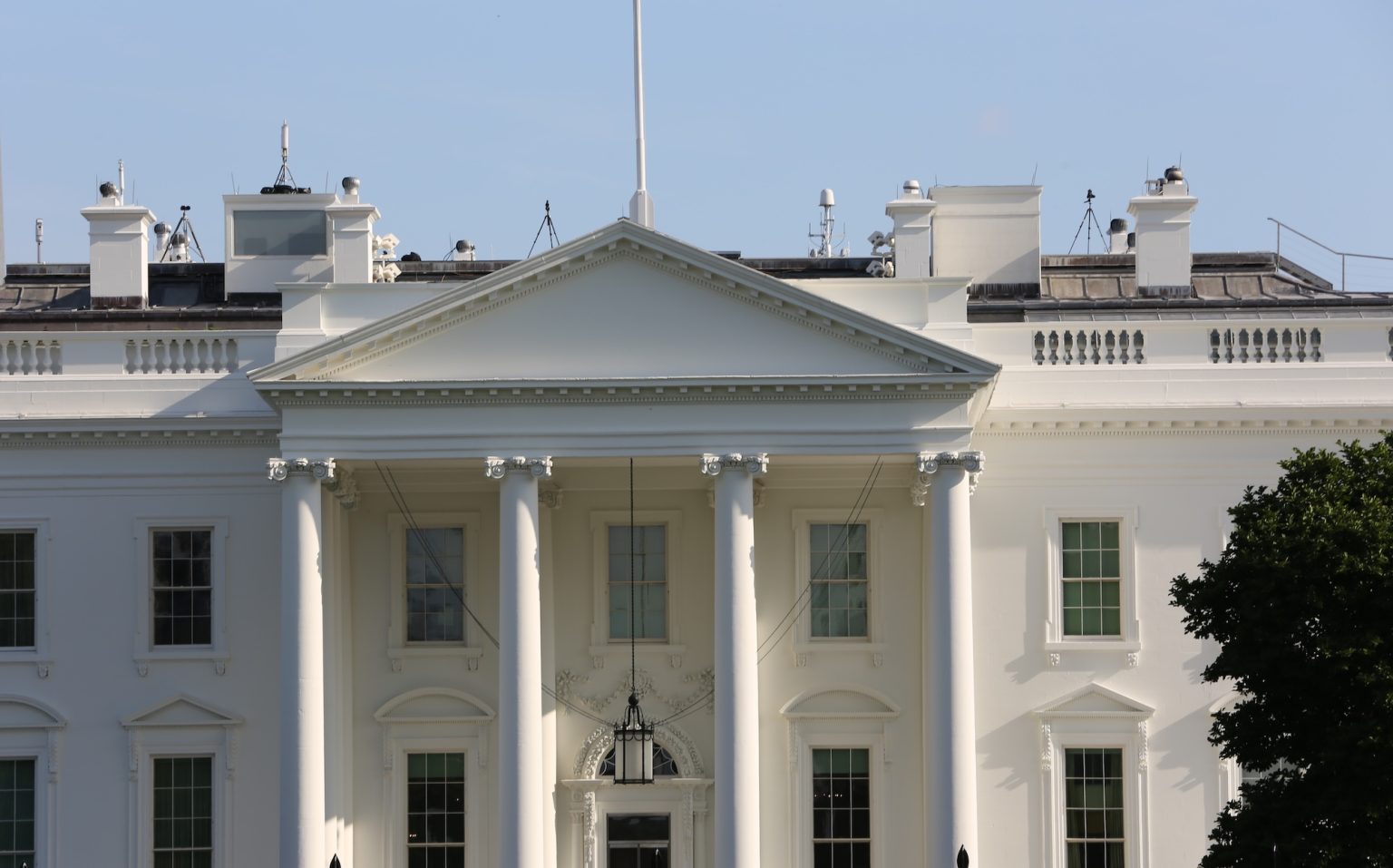 Trump’s White House UFC event marred by protesters