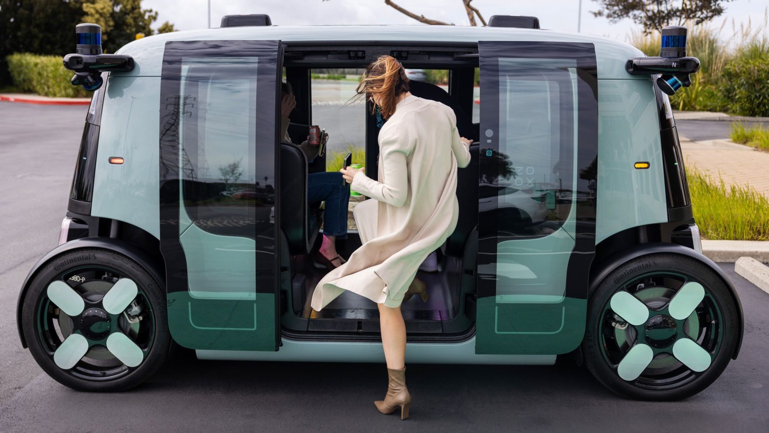 Amazon’s Zoox gets green light to launch Robotaxi service
