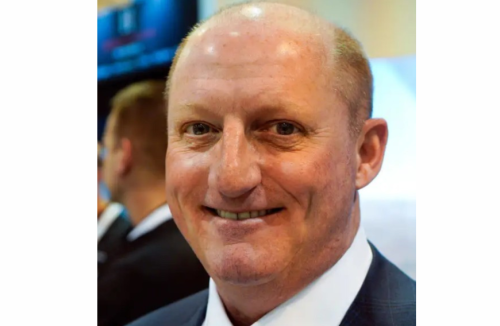 New Berkshire Hathaway CEO gets $25 million pay hike?